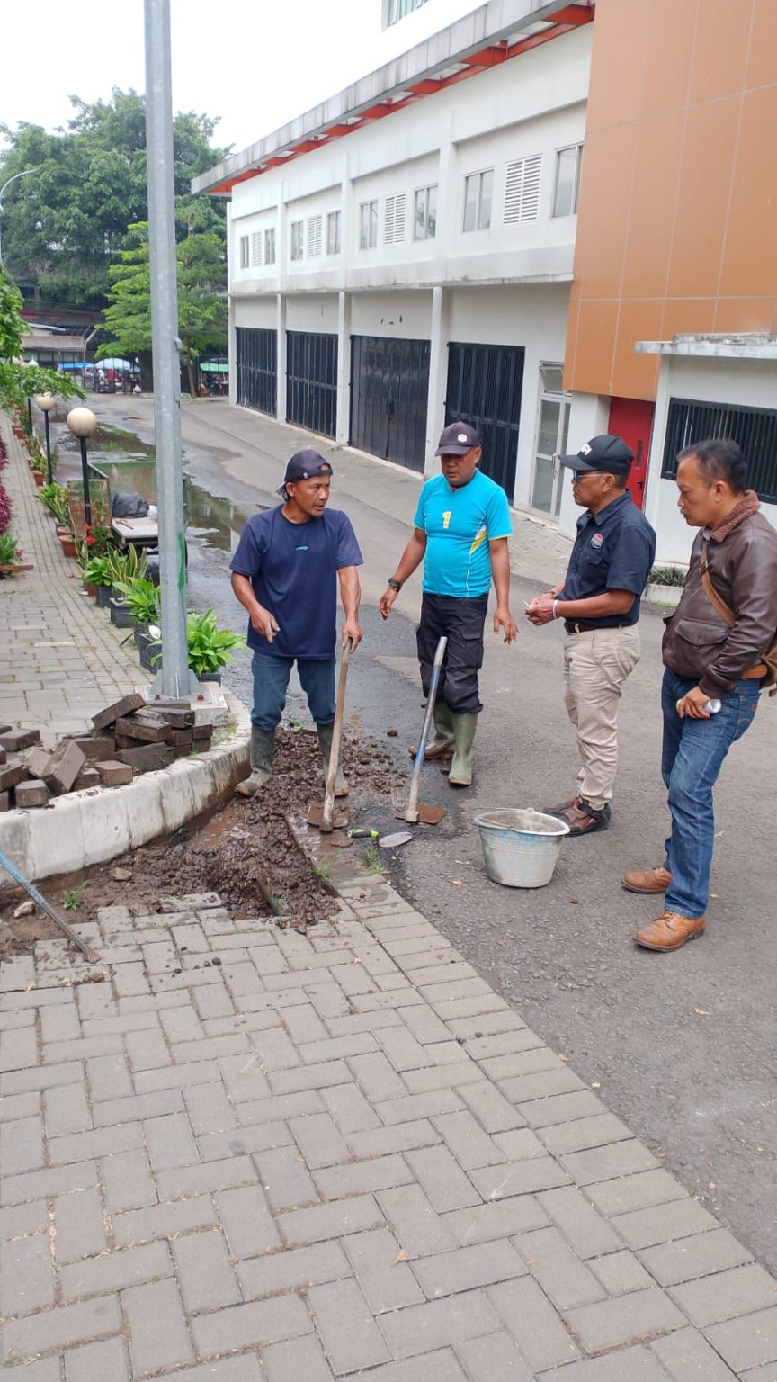 Penataan Jalur Paving di Area FPTI UPI – BIRO ASET DAN LINGKUNGAN